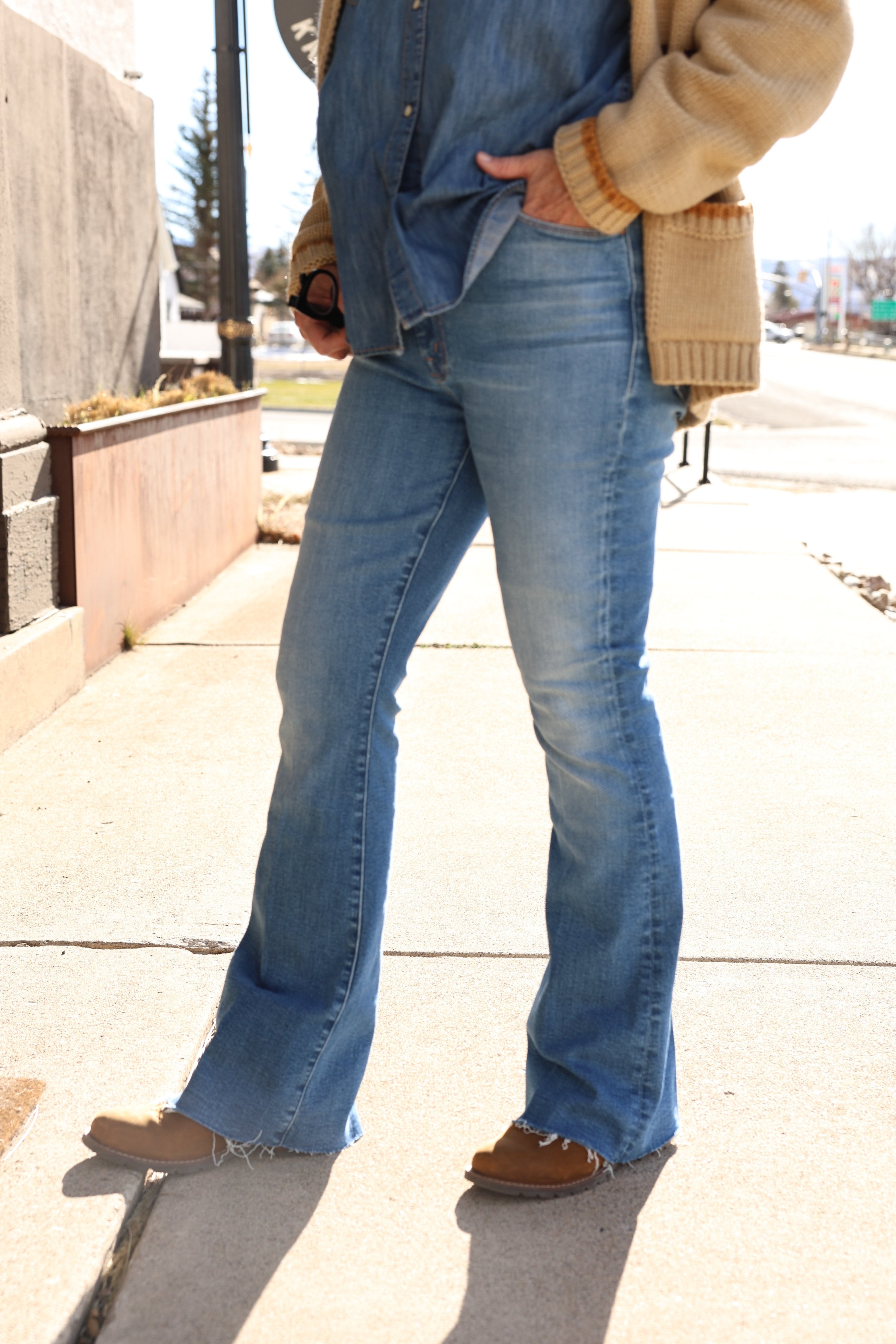 Mother HW Weekender Fray Read Between The Lines – Bolt Ranch Store